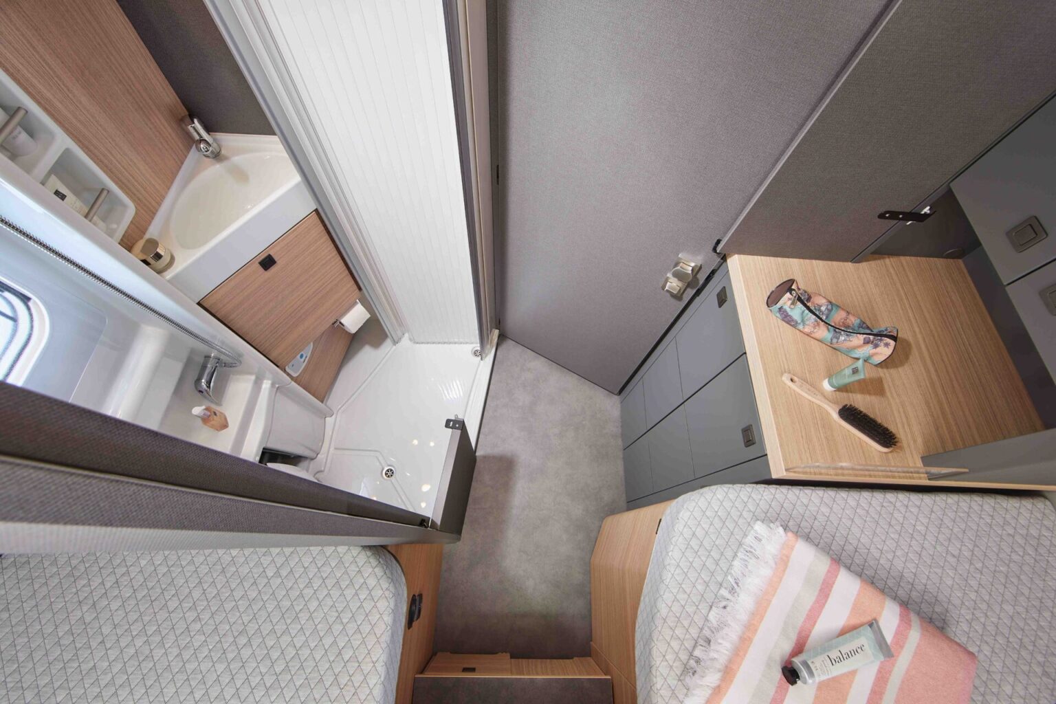 Malibu Van first class – two rooms I Camper Van from 3.5 t