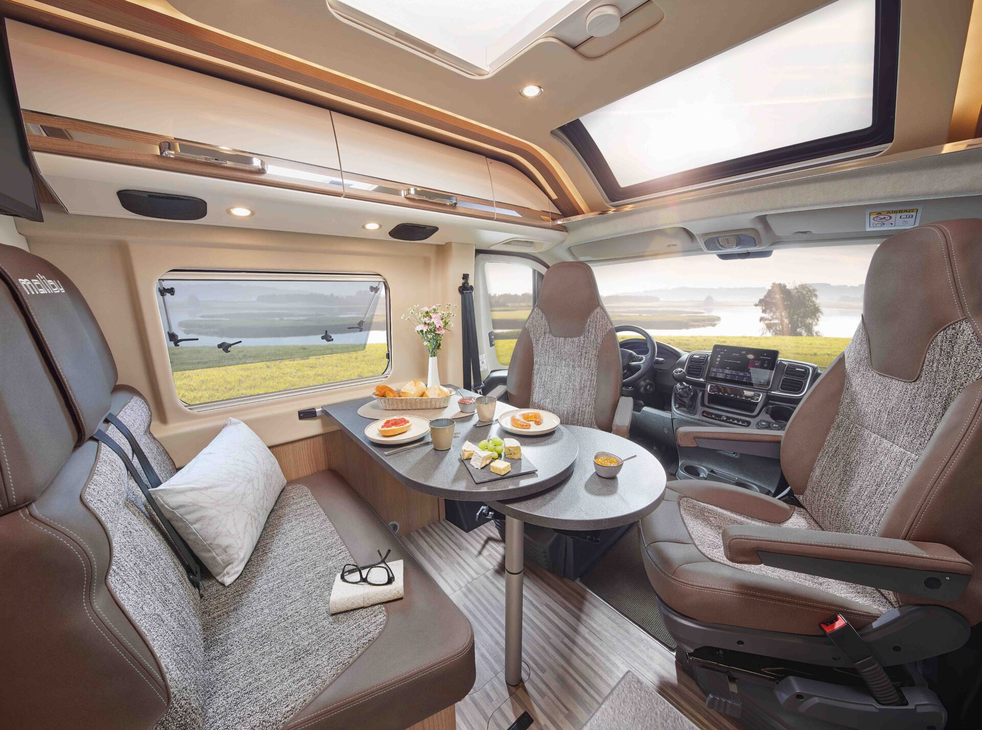 Malibu Van first class – two rooms I Camper Van from 3.5 t